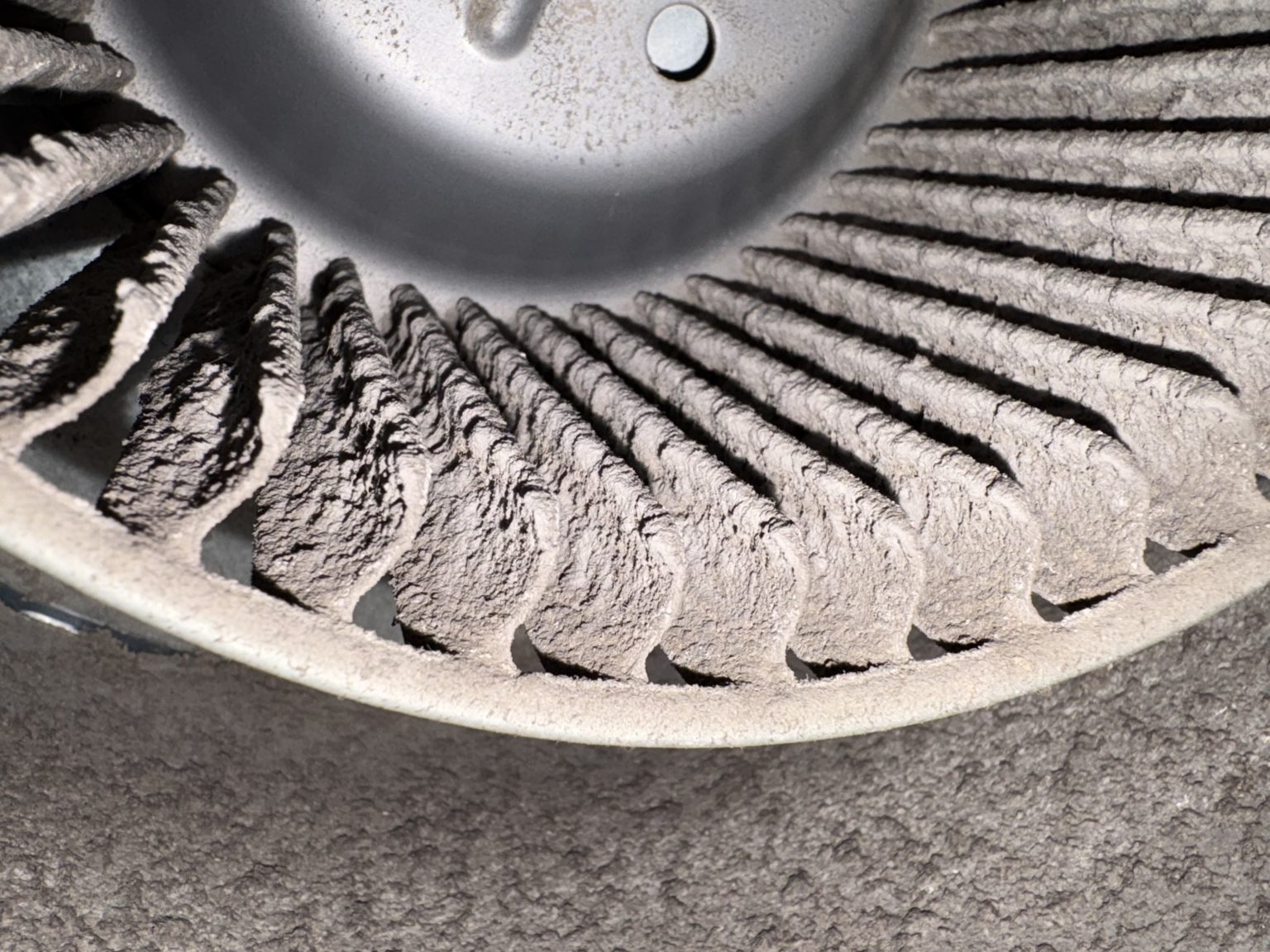 社員寮換気扇清掃 - 浜松市のハウスクリーニングならマイルドサービス｜浜松本社・横浜営業所